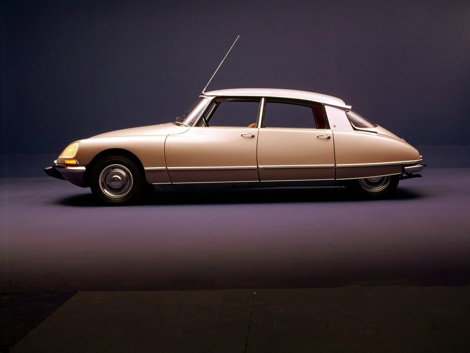 Citroen DS9 - Vrele gume