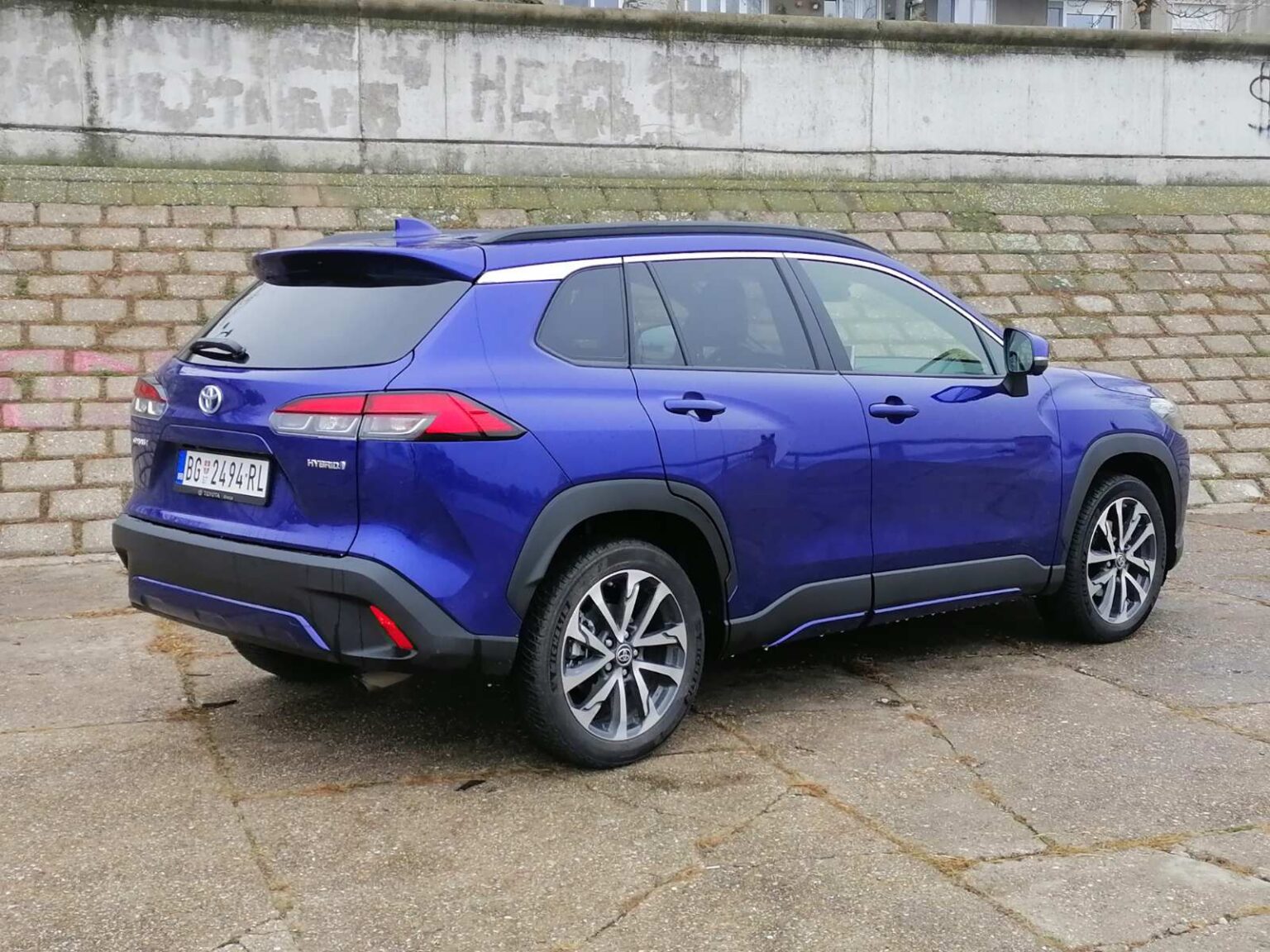 Toyota Corolla Cross Hybrid - Vrele gume